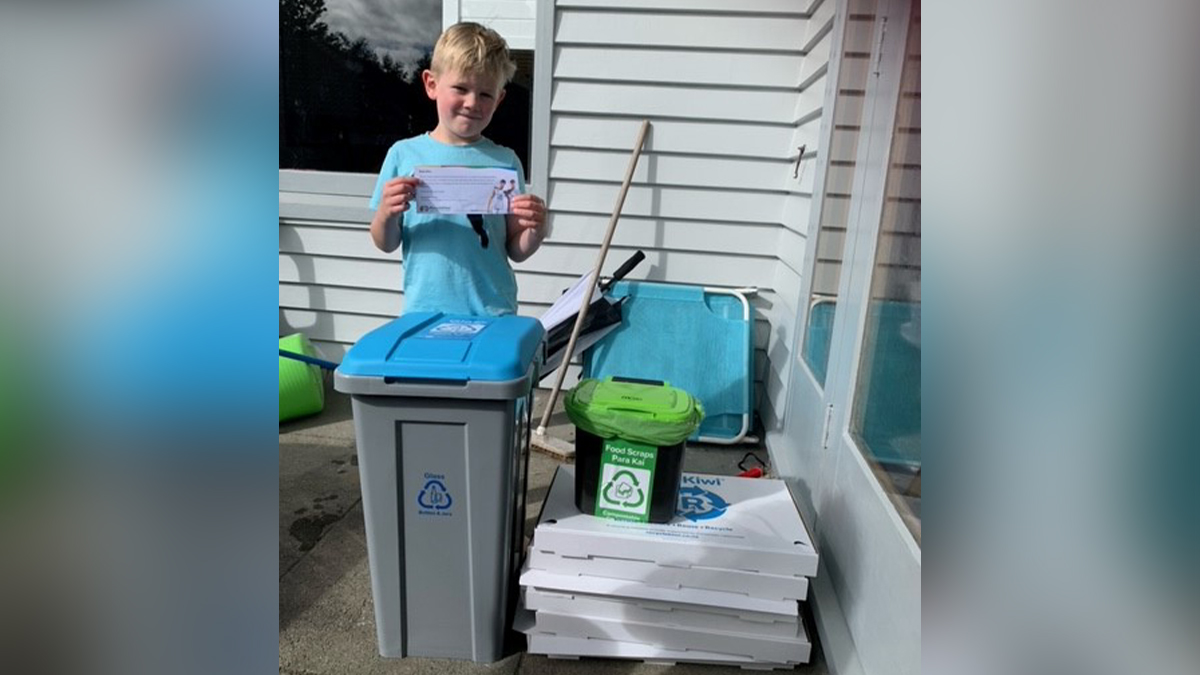 RecycleKiwi hero Ollie is stuck on bins - RecycleKiwi